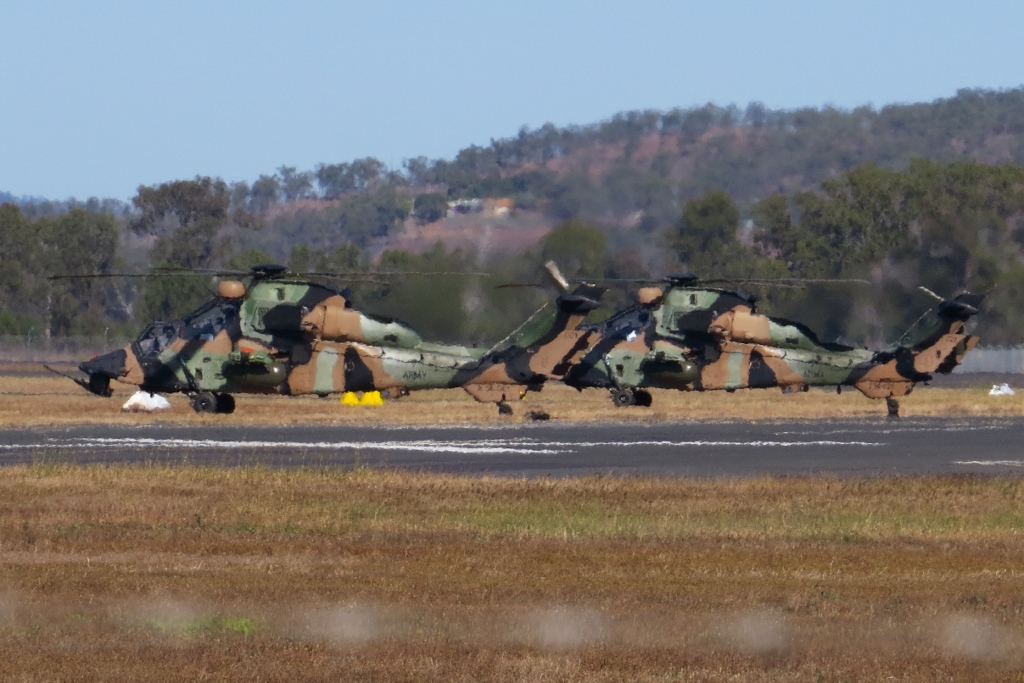 Central Queensland Plane Spotting: A Pair of Australian Army Eurocopter ...