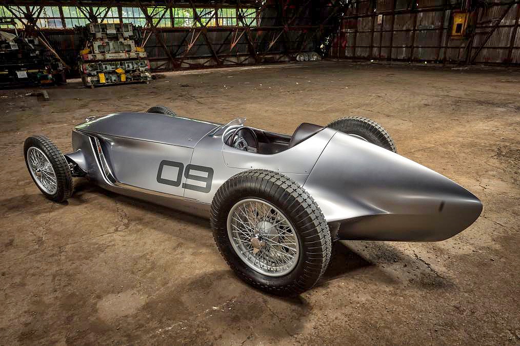 drivingandlife: INFINITI'S INCREDIBLE RETRO RACECAR