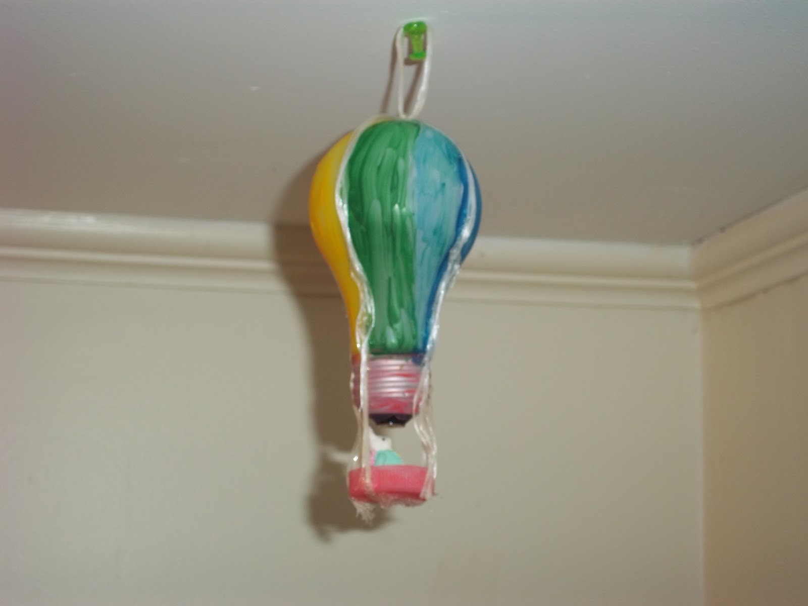 Make It Simple: How To- Lightbulb Hot Air Balloons!