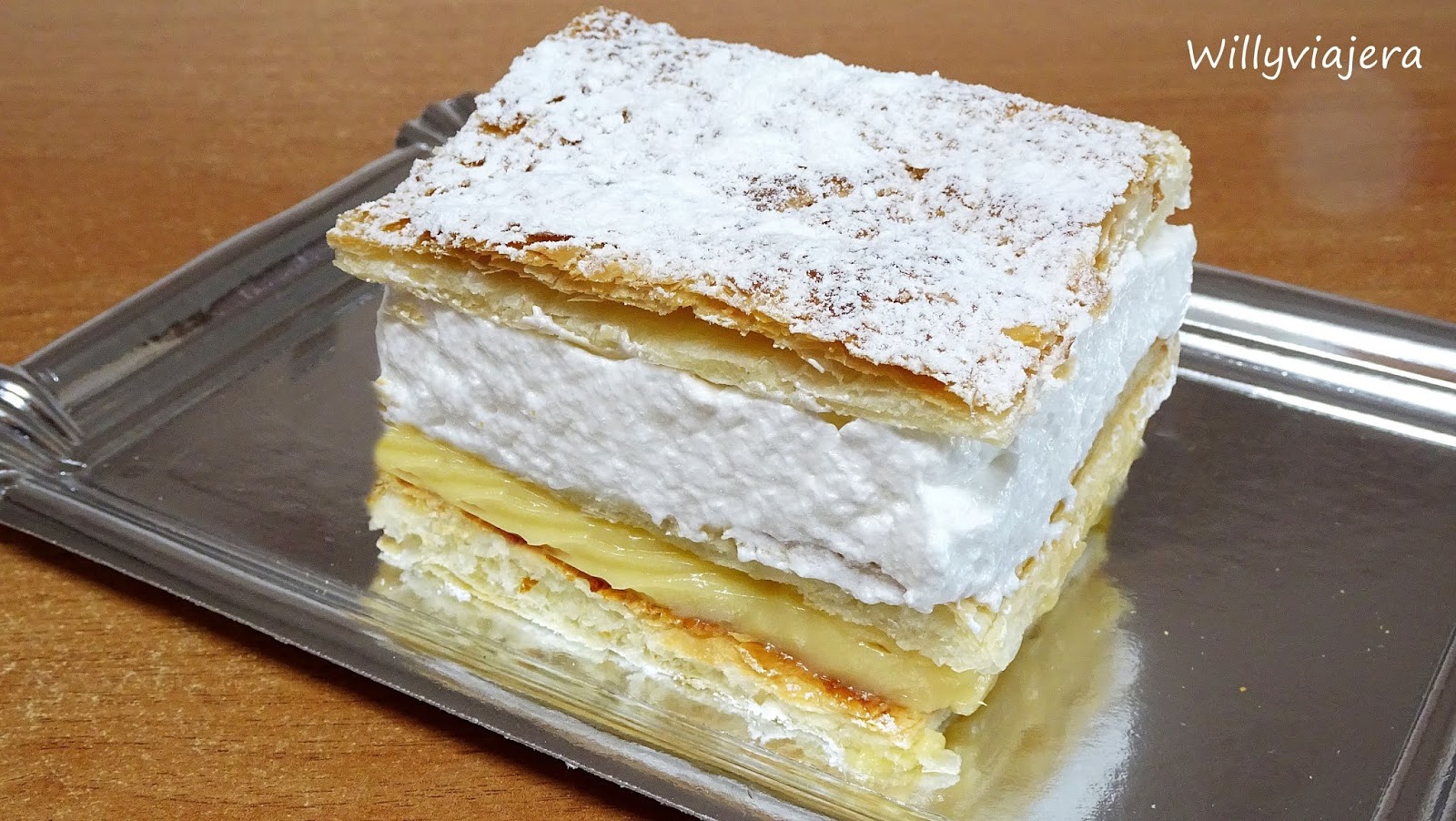 WILLYVIAJERA PURI: Milhojas de hojaldre con crema y merengue