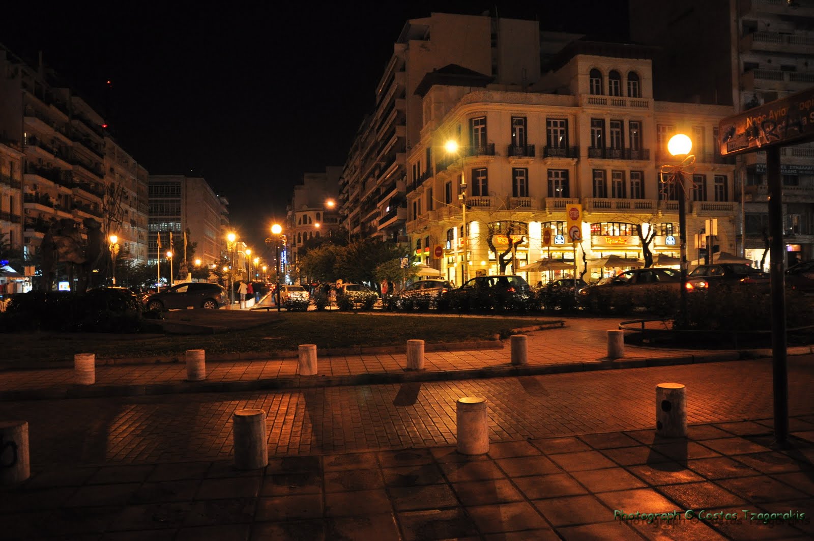 Nature Digital : Thessaloniki, Greece. The streets at night ...