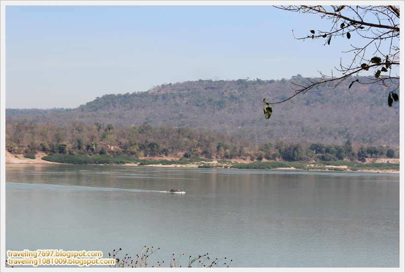 Travel around the world.: Two Color river ,Ubon Ratchathani ,Thailand.