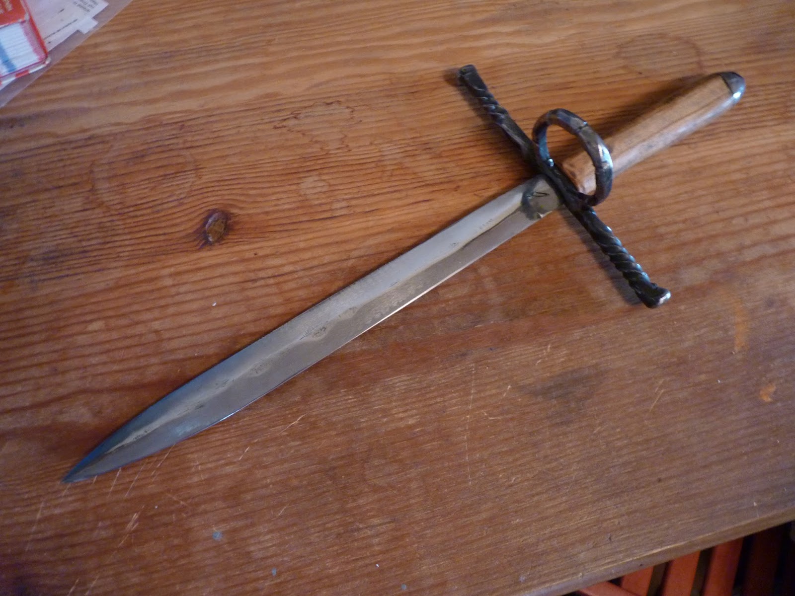 Atelier Sous La Colline: Reconstitution - Dague main-gauche