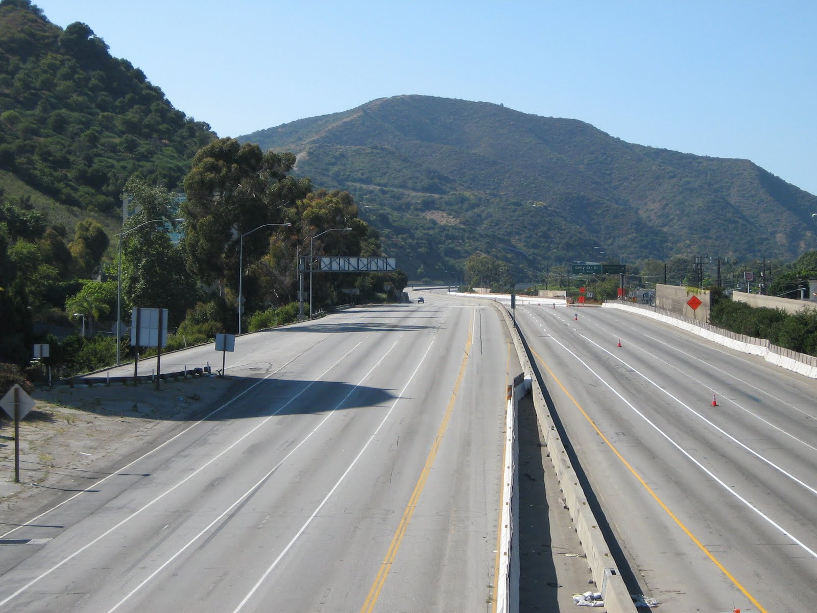 JonathanBourne.com: I AM LEGEND: DRIVING THE DESERTED 405