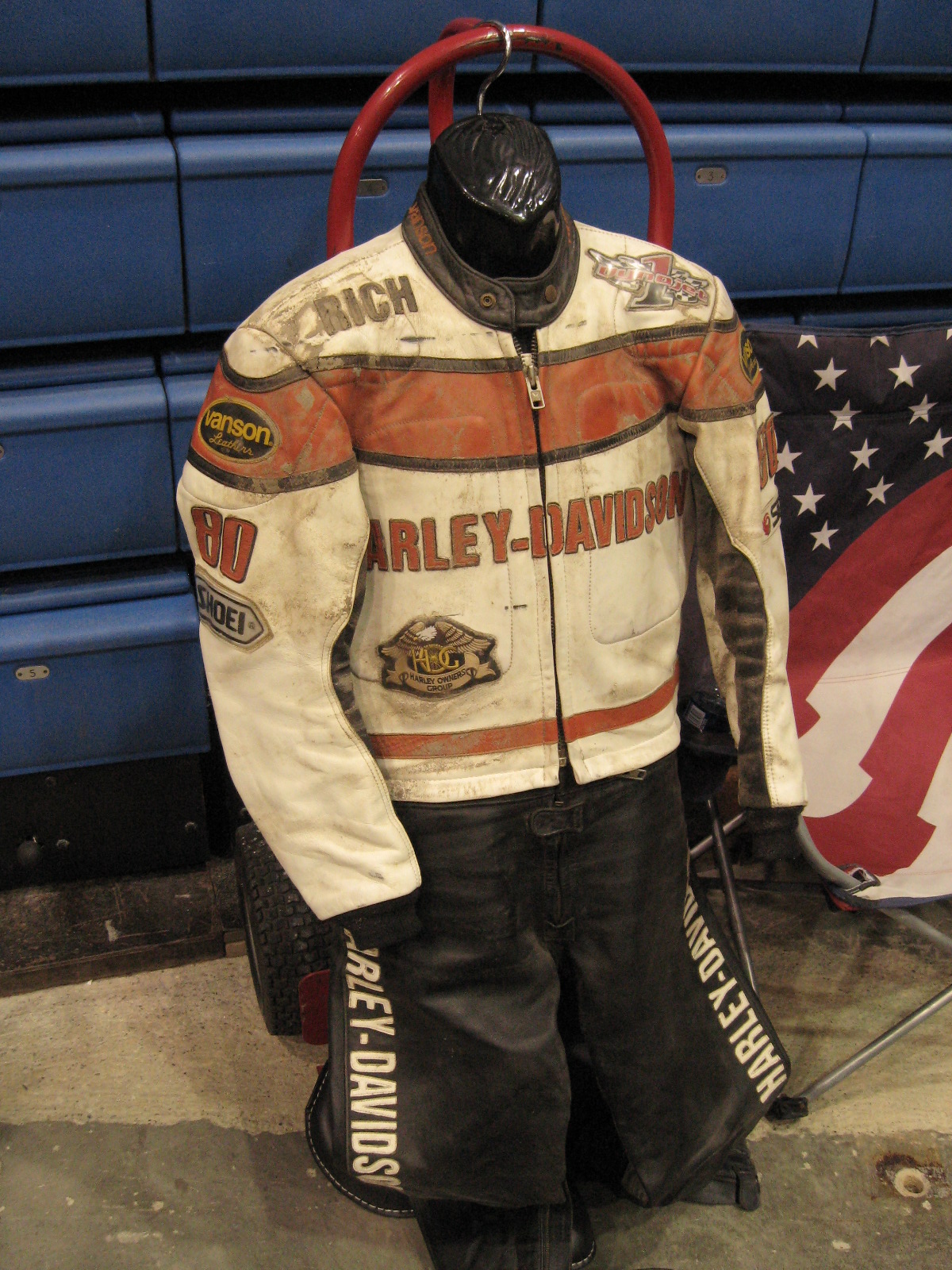 Noot: Factory Harley-Davidson Leathers