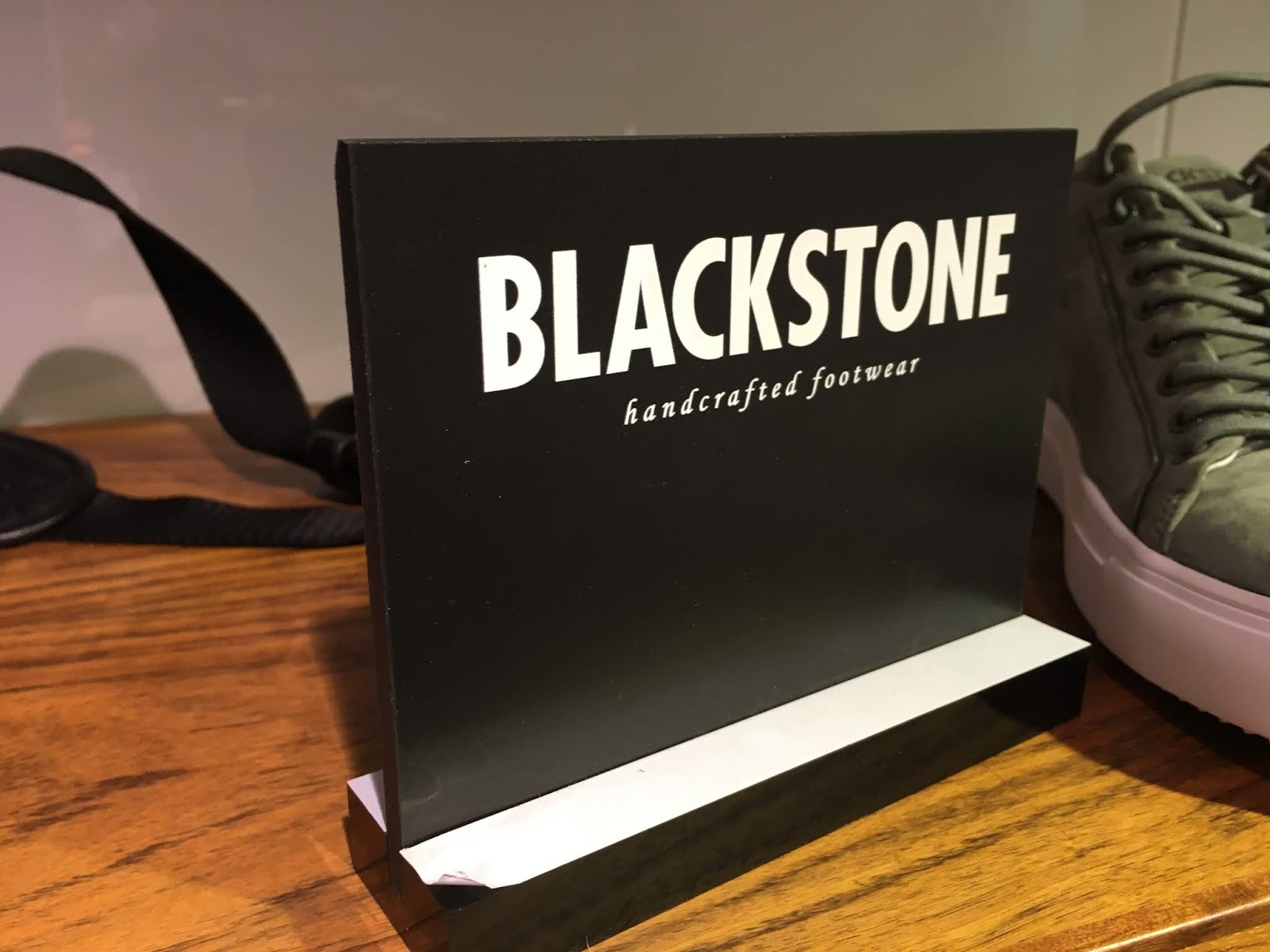 POP-professor: Blackstone logo sign