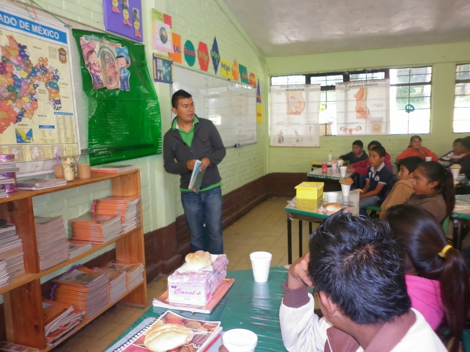 BIBLIOTECA ESCOLAR : INVITADO LECTOR EN 6° "B"