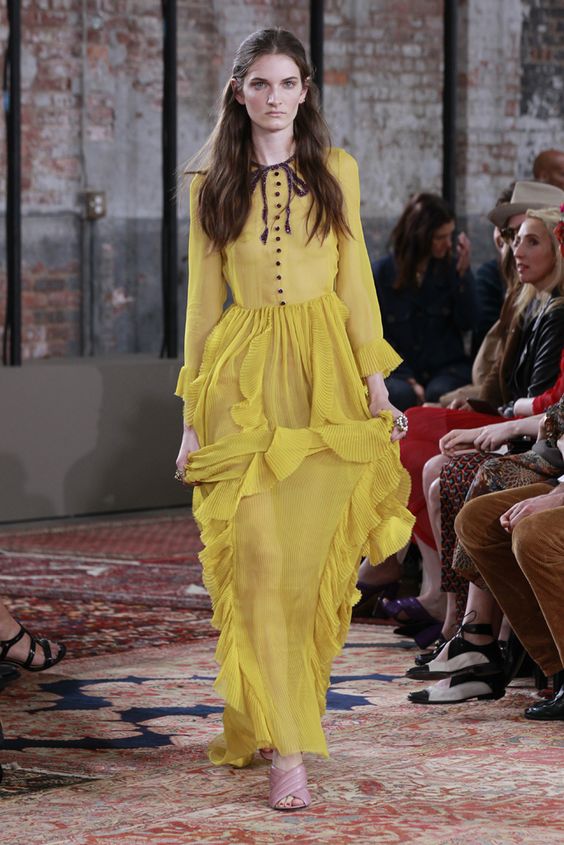 S in Fashion Avenue: FRILLS & RUFFLES