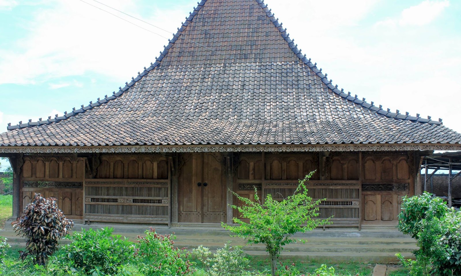 Rumah joglo antik Jateng: Rumah Joglo Kudusan tiang 25 cm