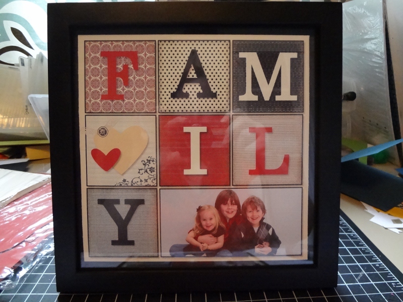 Beth's Paper Cuts: Family Square details