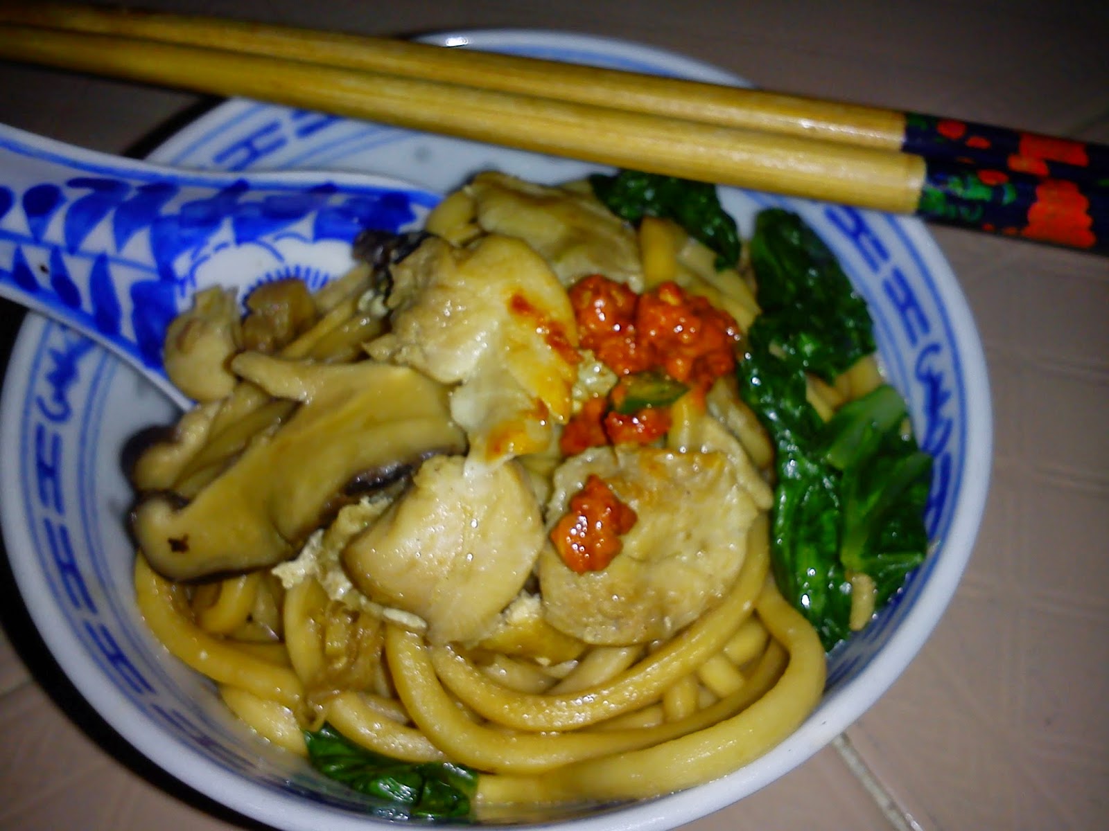 Cooking Pleasure: Braised Yee Mee with Chicken and Mushrooms