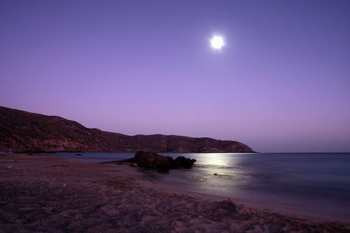 The passion of colors: full moon in Greece!