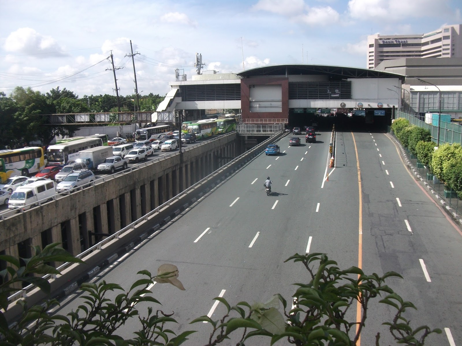 BUILDER'S JOURNAL: RENOVATION OF EDSA-AYALA FOOTBRIDGE, MAKATI CITY