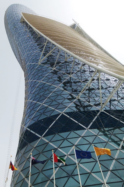 the viewing deck: Abu Dhabi's Grand Mosque and the Leaning Tower