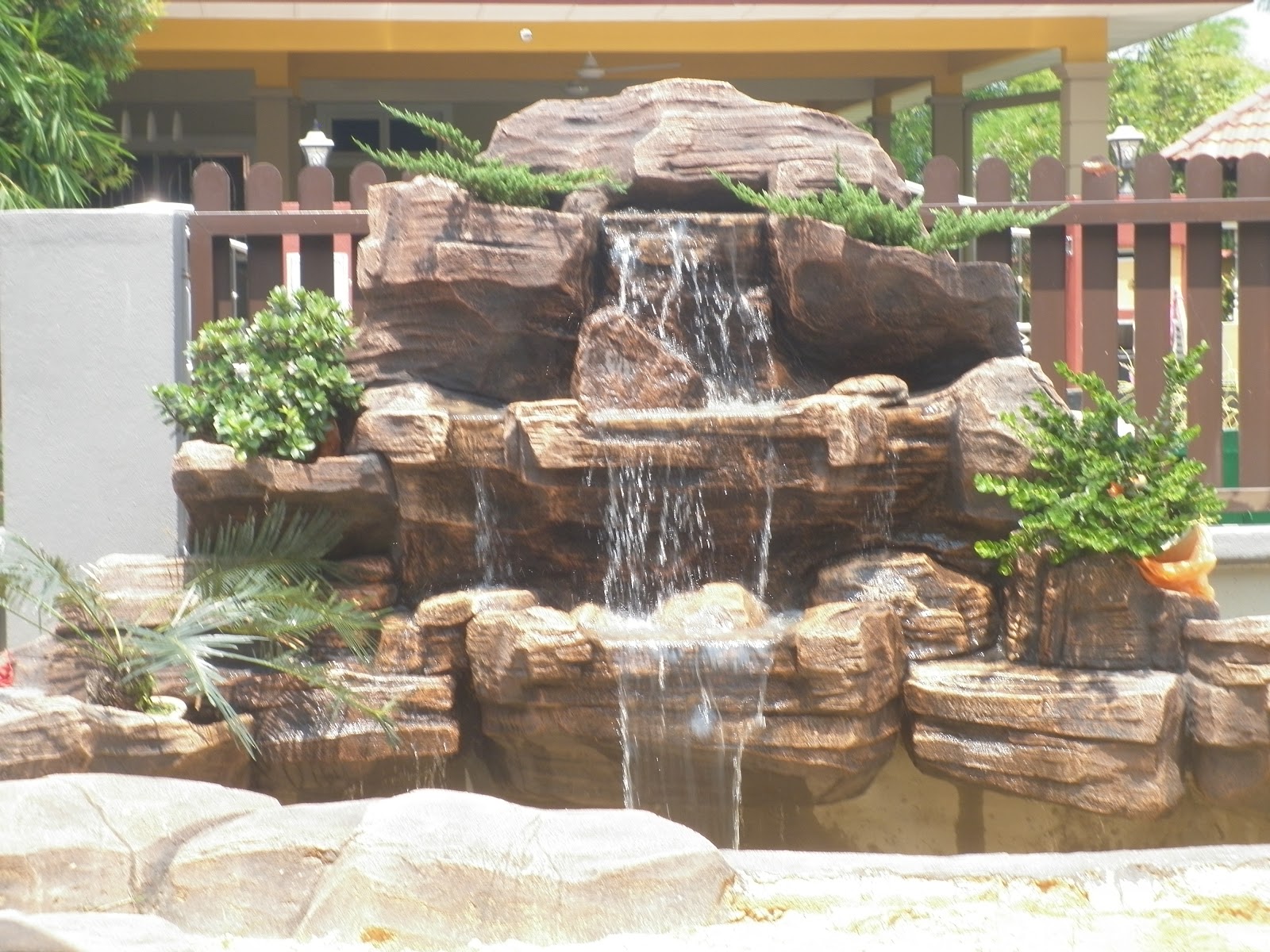 Landscape and Pond: Sumber lengkap mengenai Kolam dan Landskap!