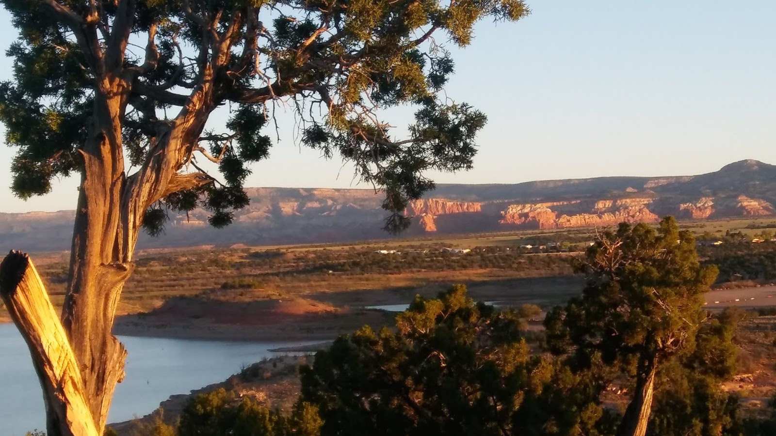 Trekking with the Bs: Plaza Blanca and Echo Amphitheater