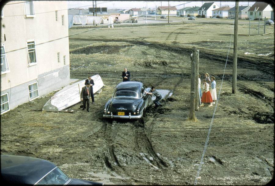 Stunning Color Pictures Show Everyday Life of Canadian People in the ...