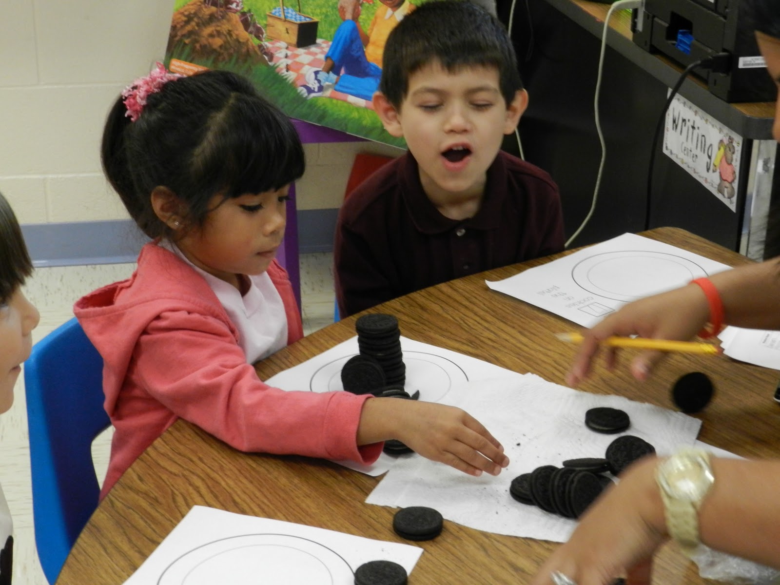Mrs. Ayala's Kinder Fun: Projects by Jen