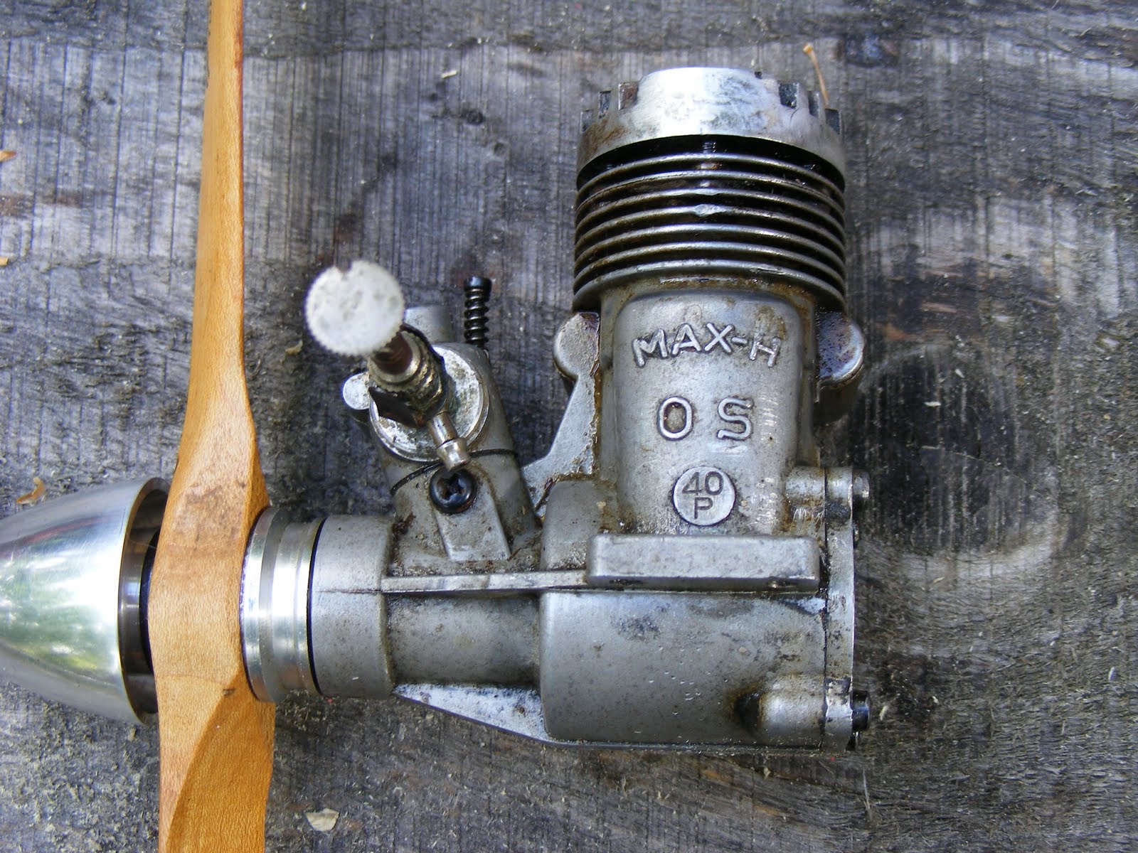 Vintage Model Airplane Engines Running: OS Max H 40 P