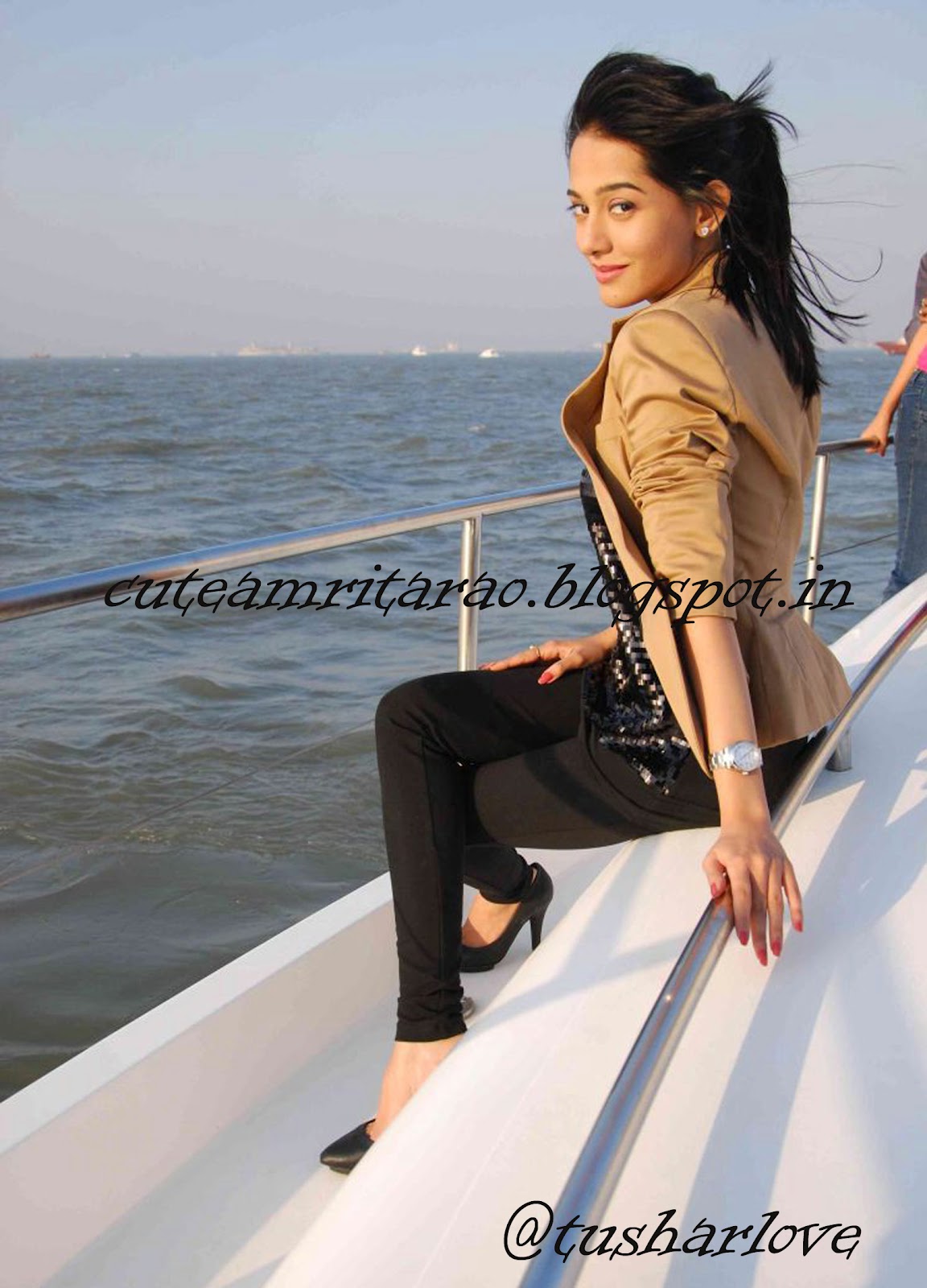 Cute Amrita Rao: Amrita rao Di hq pics of V-day