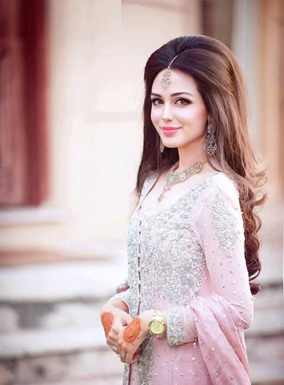 Aisha Linnea Akhtar HD Wallpaper - all 4u wallpaper