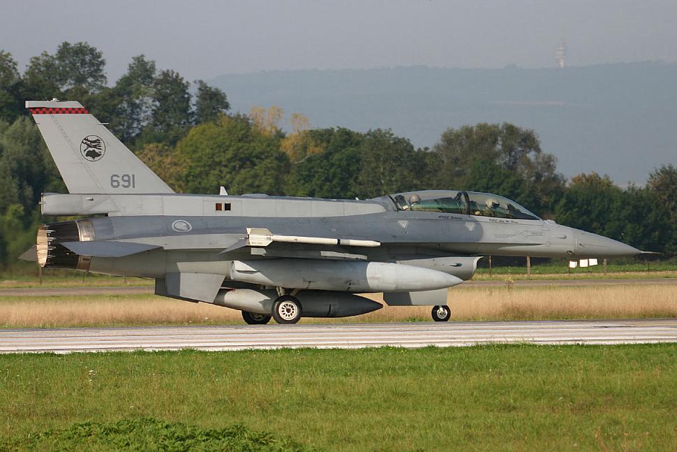 DEFENSE STUDIES: Republic of Singapore Air Force's F-16 Upgrade Programme