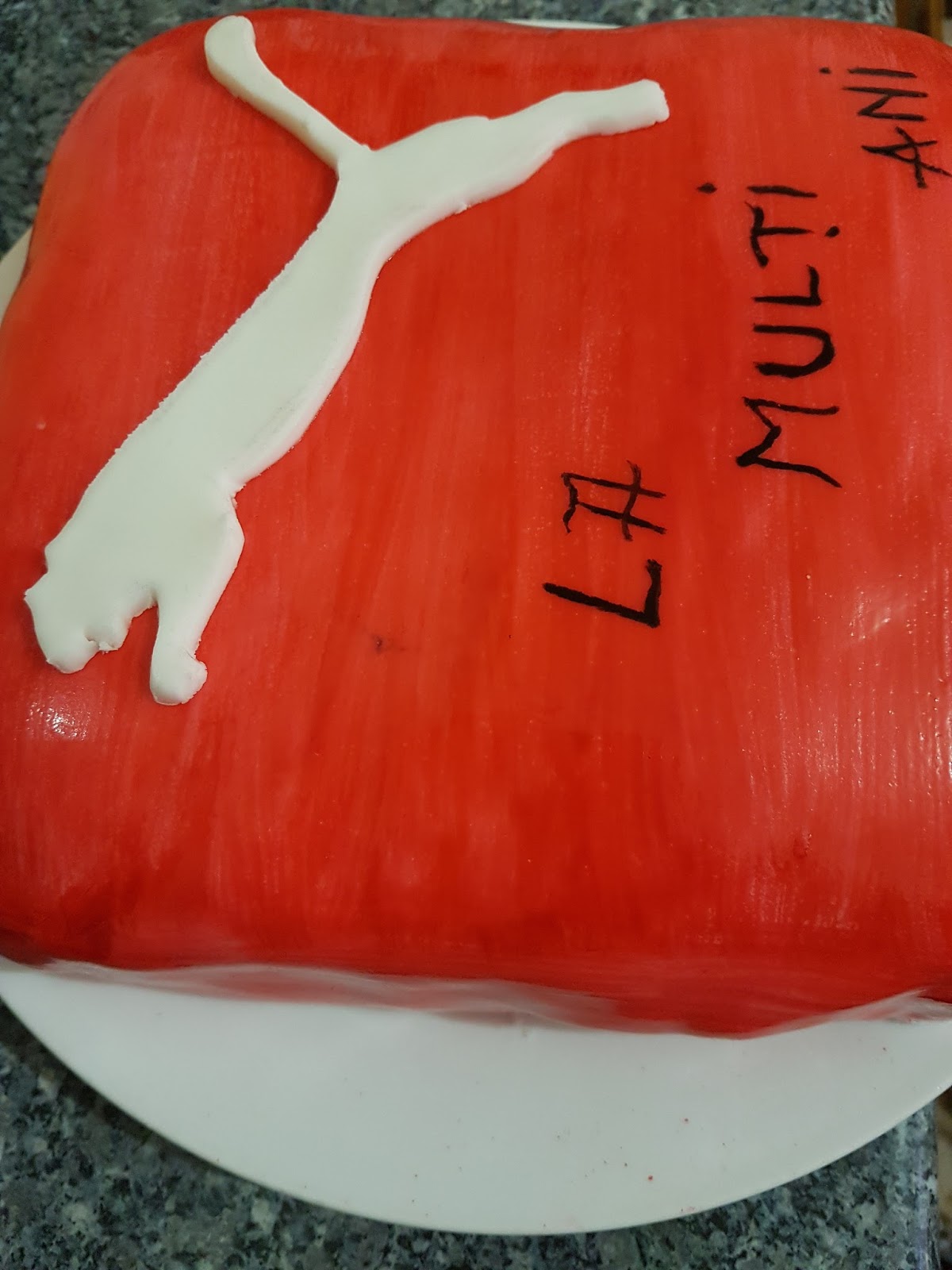 PUMA CAKE- TORT PUMA