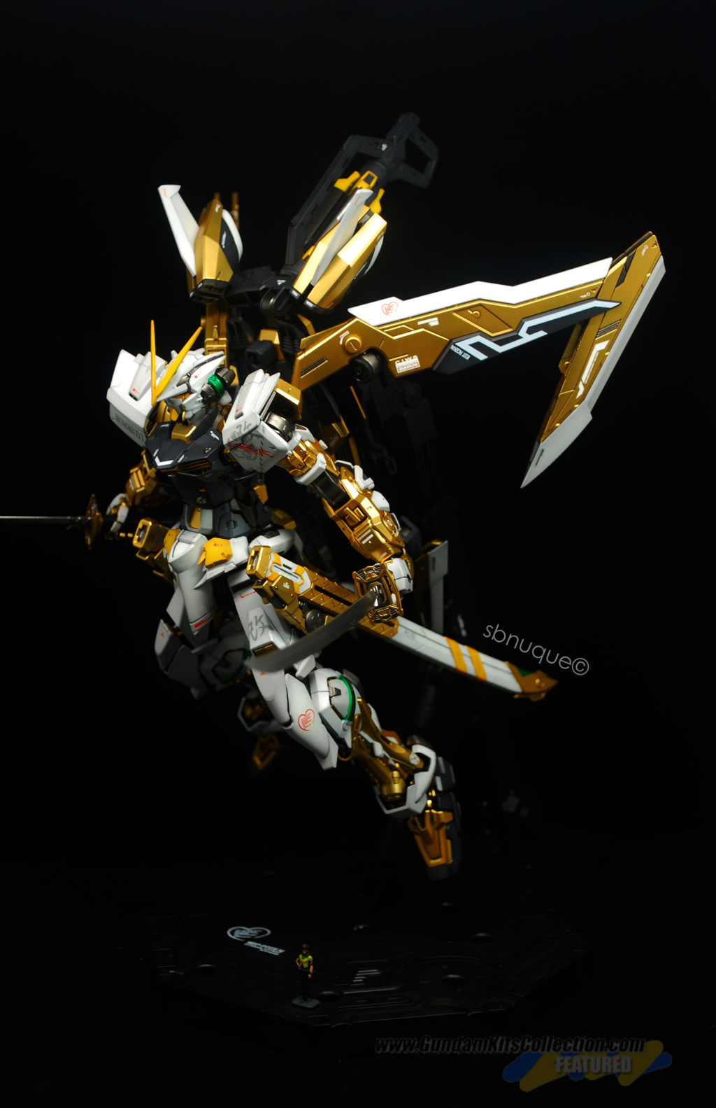 Painted Build: MG 1/100 Gundam Astray "Gold" Frame Kai