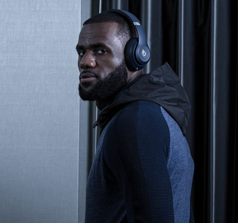PHOTO: LEBRON JAMES SCARY HALLOWEEN COSTUME.
