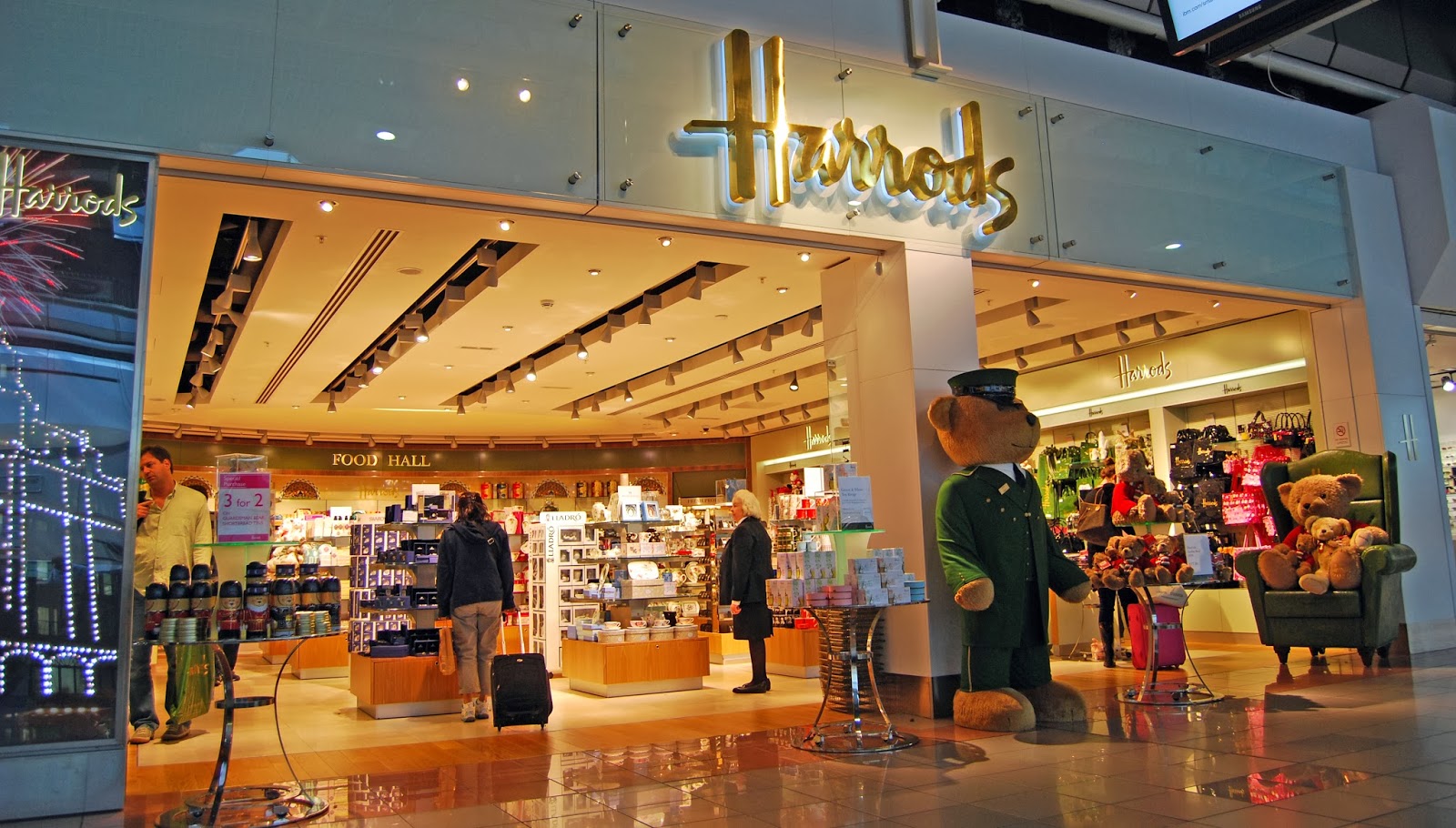Traveling Around Great Britain: Harrods - Luksusowy Dom Towarowy