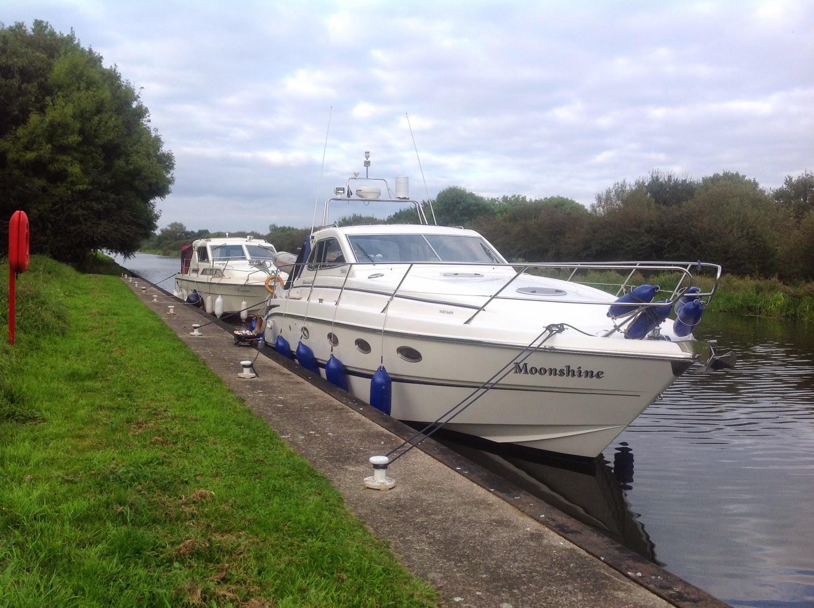 Moonshine : Sykehouse Lift Bridge and new Blue Lights