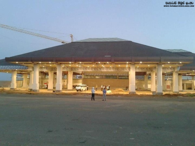 Articles Paparasi News Lanka: Maththala Airport