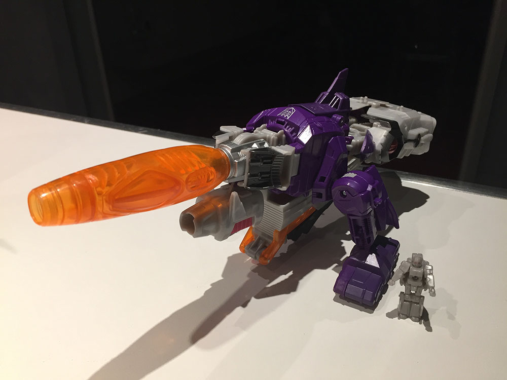 Transformers: Megatron Combiner Wars, Galvatron Titans Return e... un ...