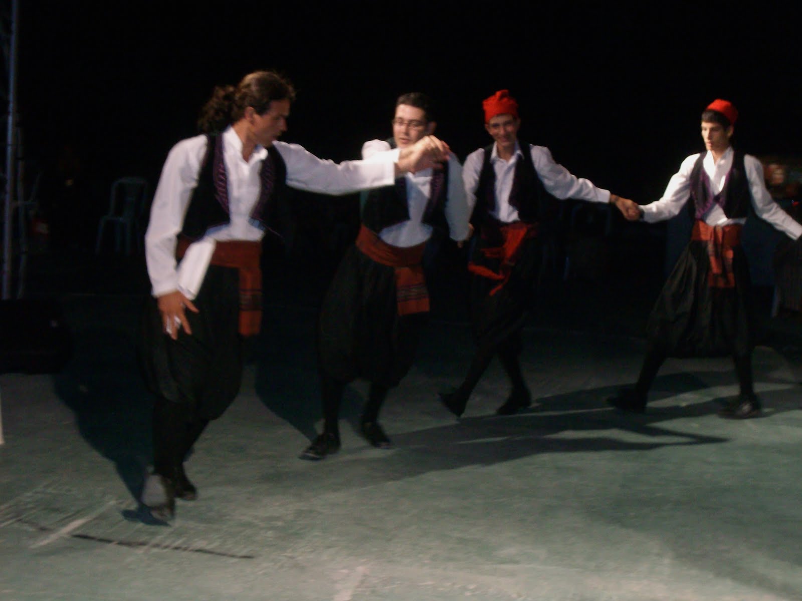 ΣΥΜΗ Η ΝΥΦΗ ΤΟΥ ΑΙΓΑΙΟΥ: Παραδοσιακοι Χοροι απο την Ενωση Γυναικων ...