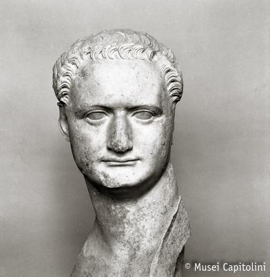 Arspia: DOMIZIANO: L'IMPERATORE DELLE MOSCHE