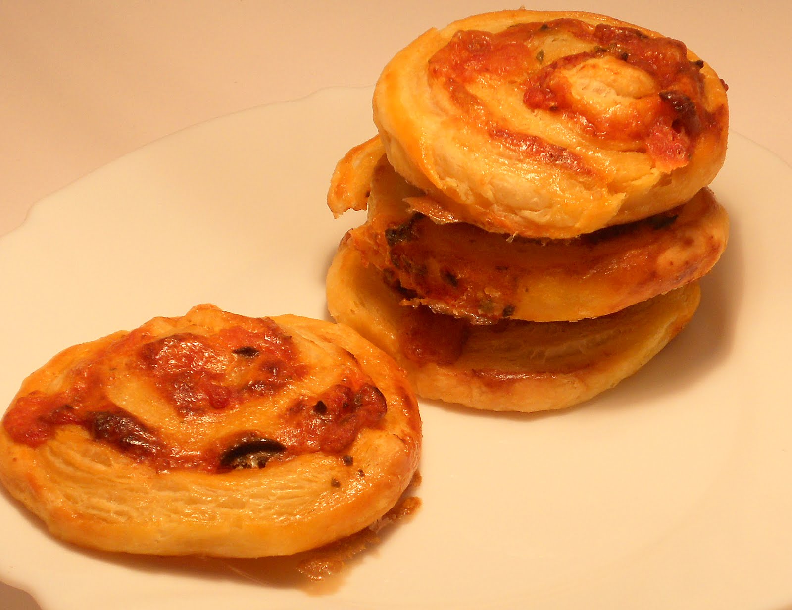 kreatív konyha: Pizzás csiga mindenes tésztából