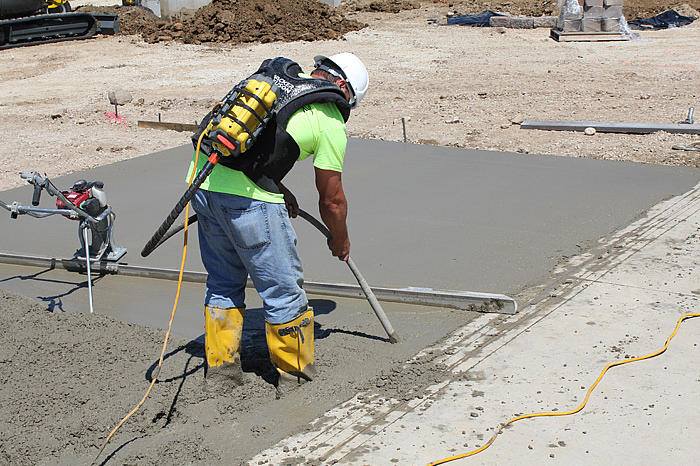 Compacting concrete