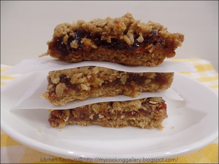 kitchen flavours: Cookbook Countdown #6 : Oatmeal Jammy Bars