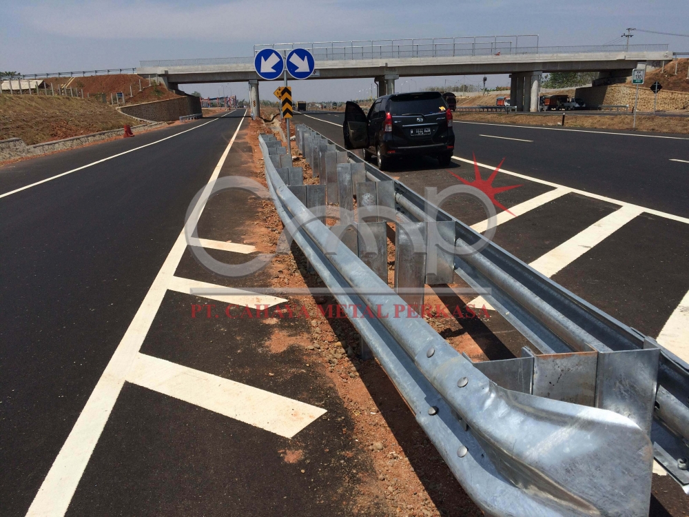Guardrail Pengaman Jalan | Cahaya Metal Perkasa