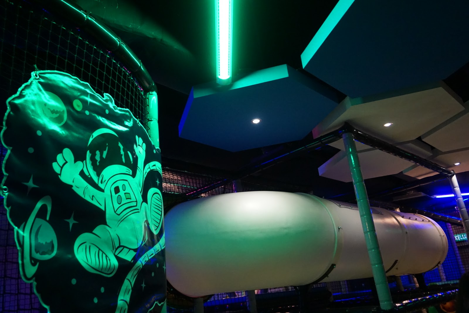 5 Little Angels: Star Light Kids, a Space-themed Indoor Playground at ...