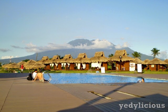 CAMSUR TRIP: Laing Pizza at Camsur Watersports Complex CWC ...
