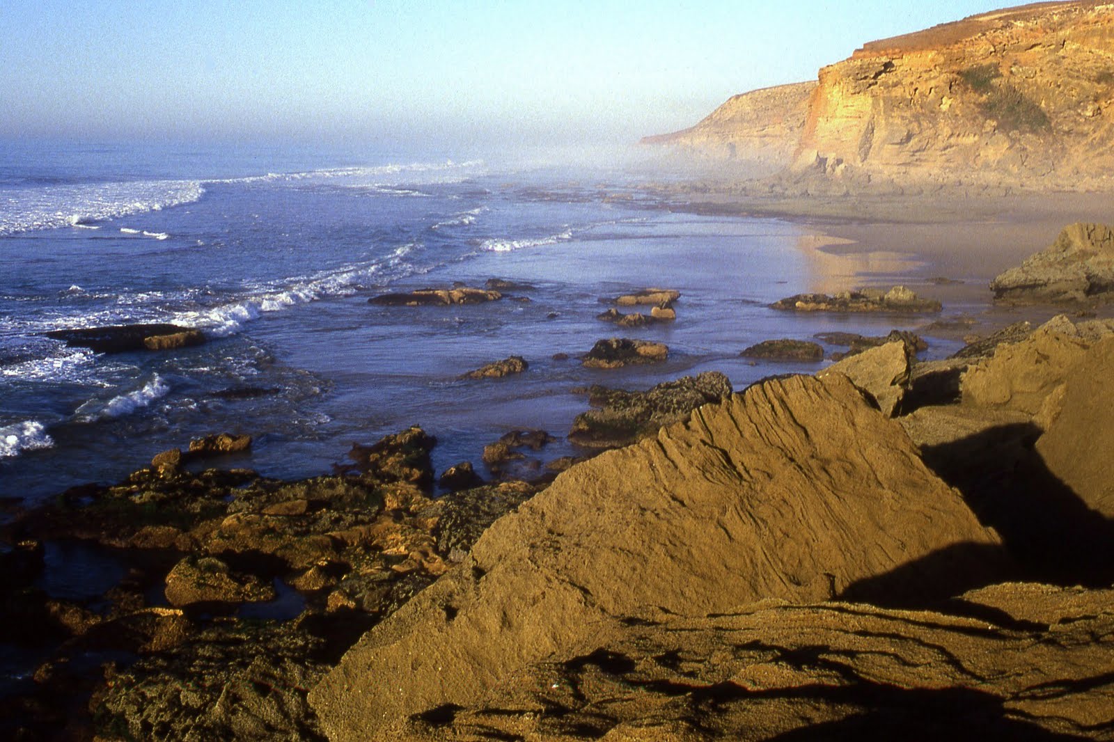 Aparté: aux falaises de Sidi Moussa (Maroc), in memoriam