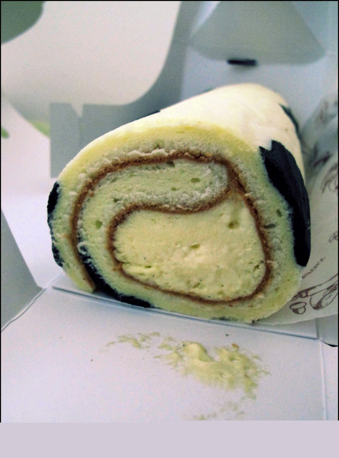 tiny tiles: MooMoo Swiss Roll by RT Pastry