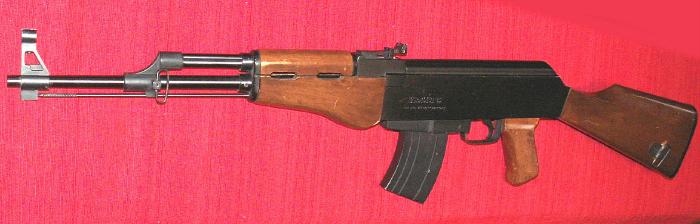 Fusiles AK 47 en calibre .22 LR. El AP-80 y el AK 47/22 | Armas de Fuego