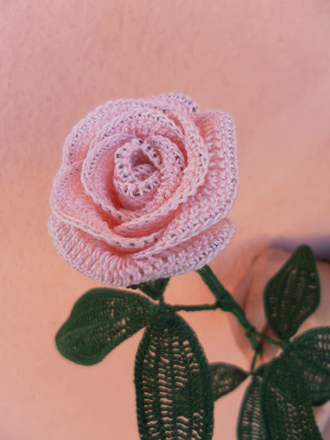 How to crochet a Rose