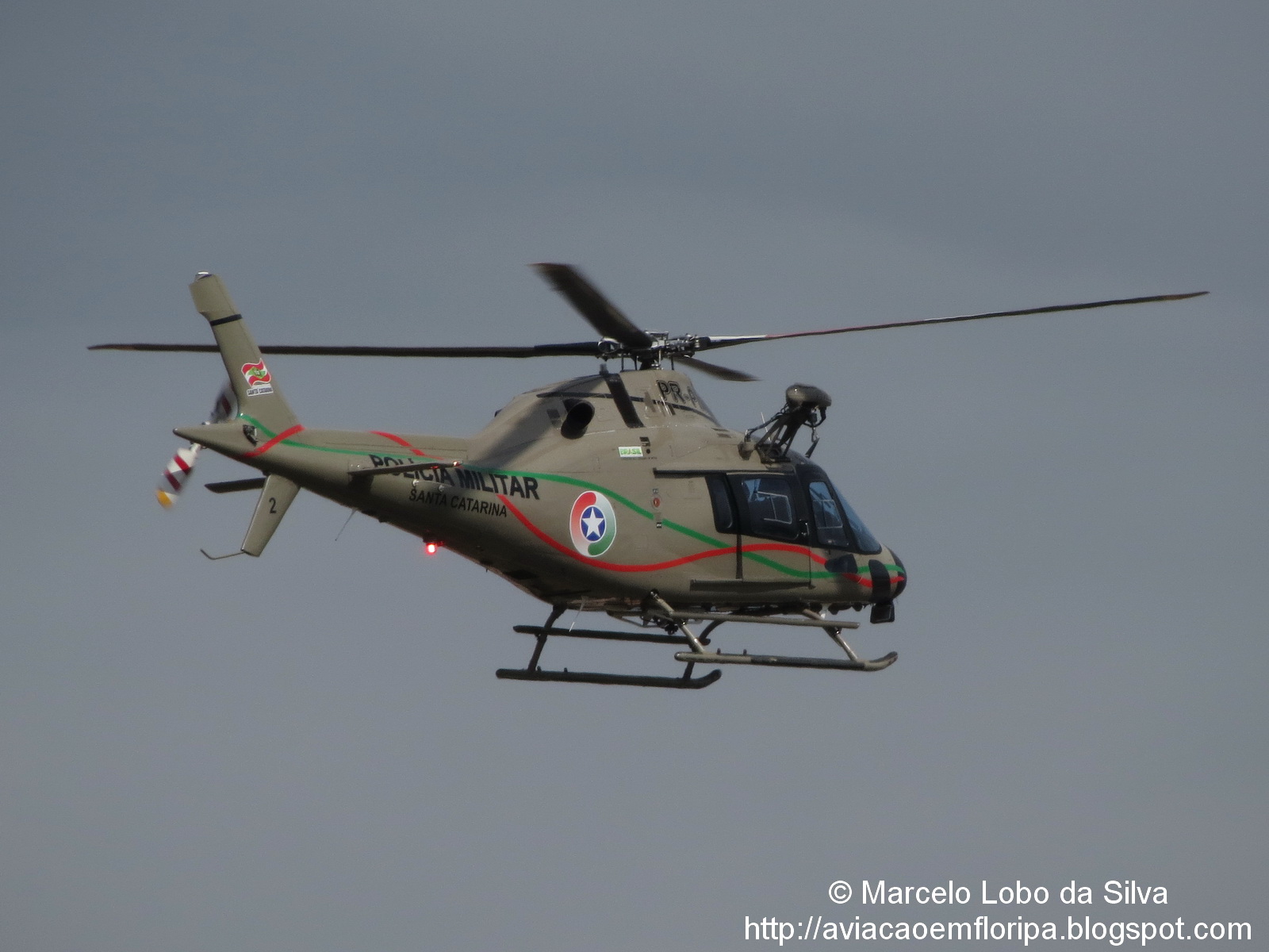 Aviação em Floripa: Águia 2 da PMSC com novo uniforme