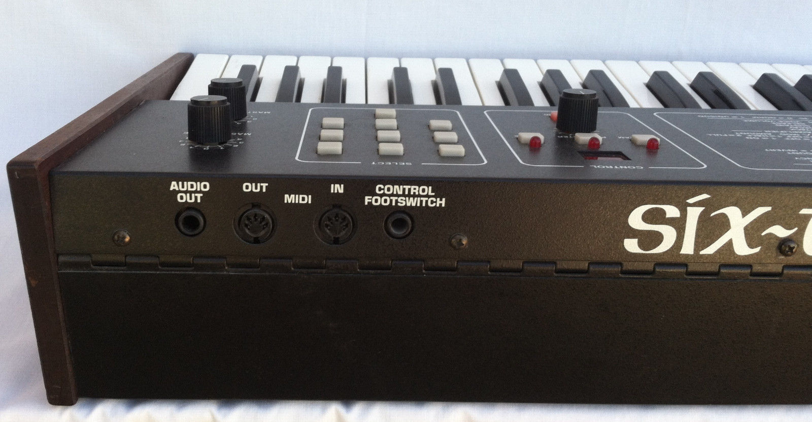 MATRIXSYNTH: Vintage Sequential Circuits Six Trak SN 004701