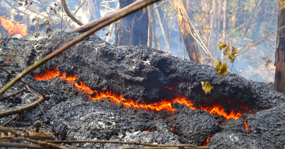 Family Travel Blog : Hawaii Daily Photo: Burning crack