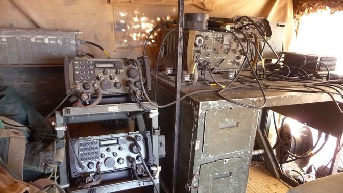 F5IRO Freddy: Station radio militaire HF VHF UHF