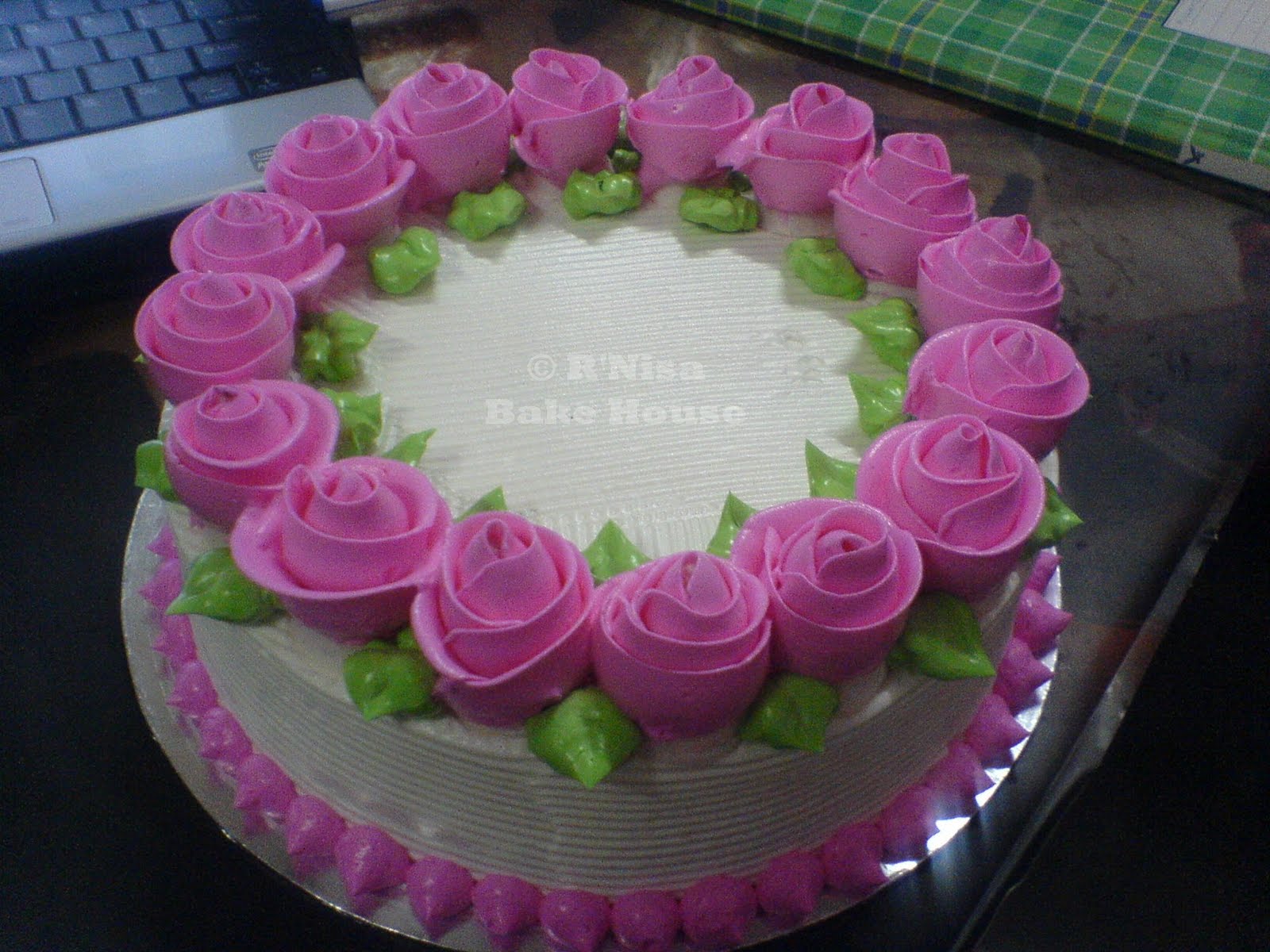 R'NISA BAKE HOUSE: Kek - Kek